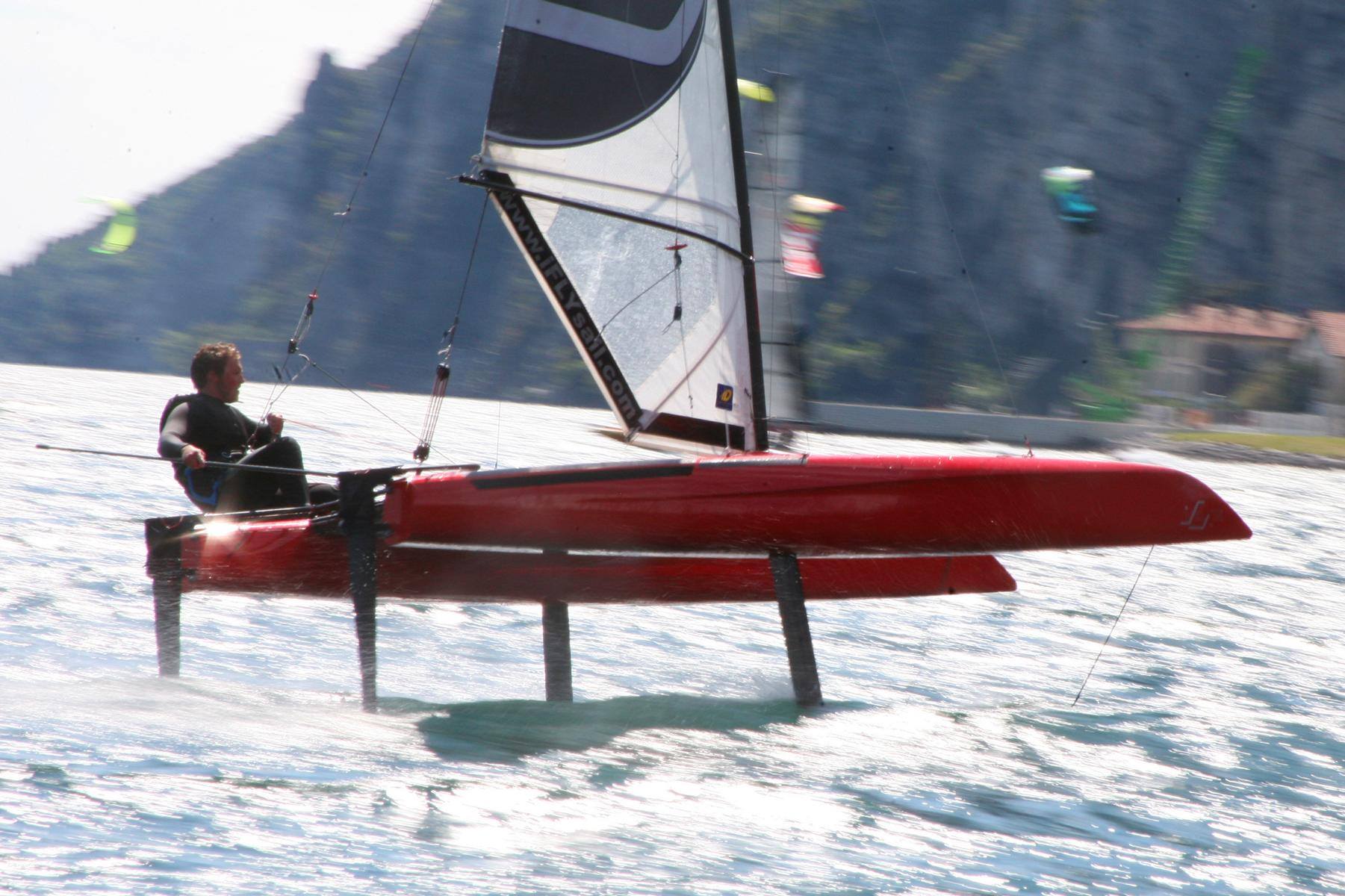 iFLY15 fliegender Katamaran: alles über den iFLY 15 | iFLYsail